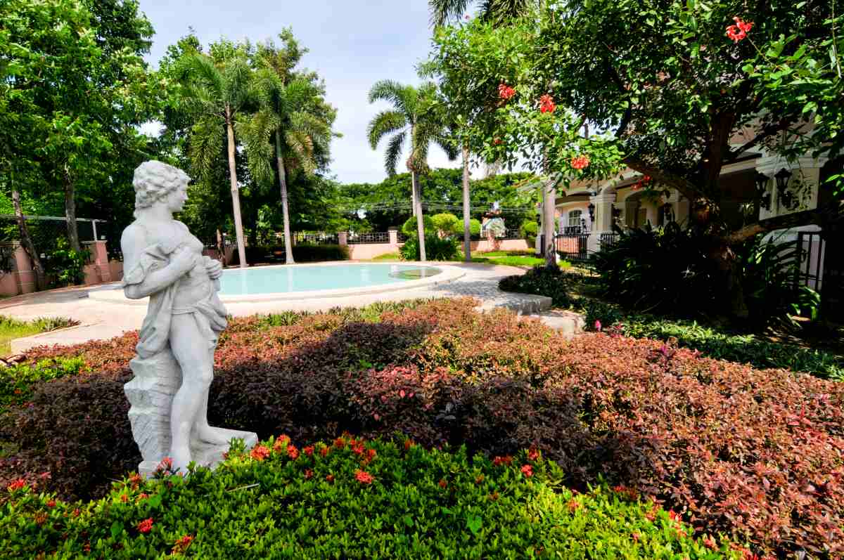 How Amenities and Facilities Uplift your Living | Crown Asia