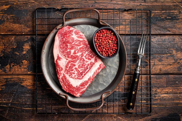 Exquisite Dining: The Ultimate Guide on How to Cook Wagyu Steak - Crown ...