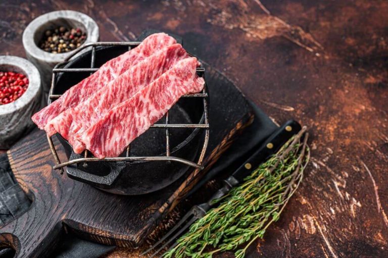 Exquisite Dining: The Ultimate Guide on How to Cook Wagyu Steak - Crown ...