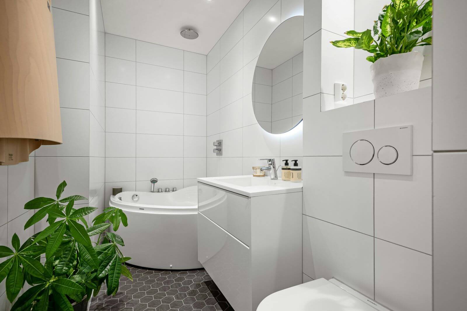 High-Tech Bathroom Fixtures That Define Modern Luxury - Crown Asia